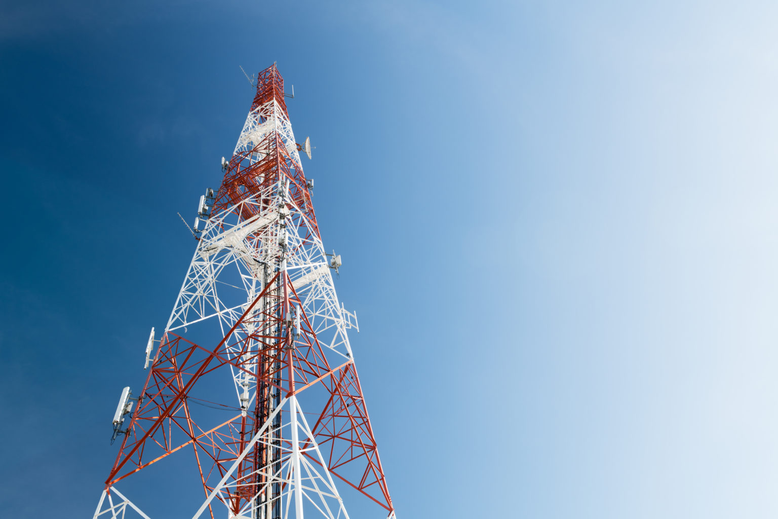 Broadcast towers vs. cell towers—what they do, how they're different - The Free TV Project
